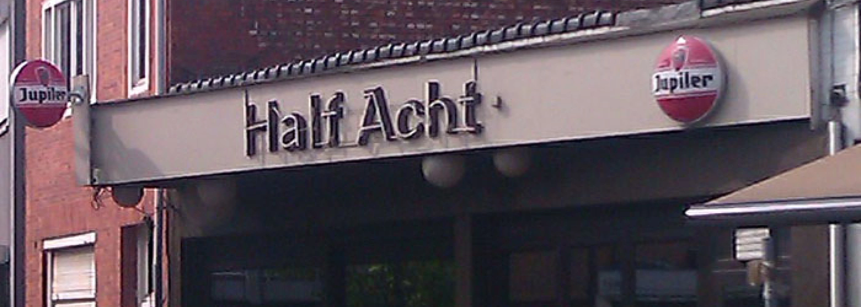 Half acht - 2400 Mol, Corbiestraat 15