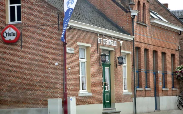 De Pot van Keizer Karel - 2250 Olen, Dorp 14